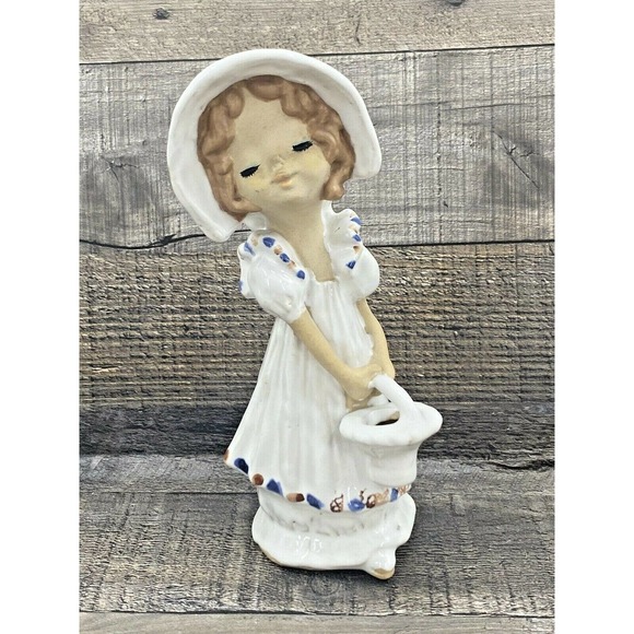 Unmarked | Accents | Vintage Porcelain Pottery Bonnet Girl Figurine ...